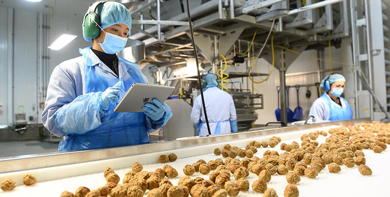 Production Supervisors Go Mobile | News – Maple Leaf Foods